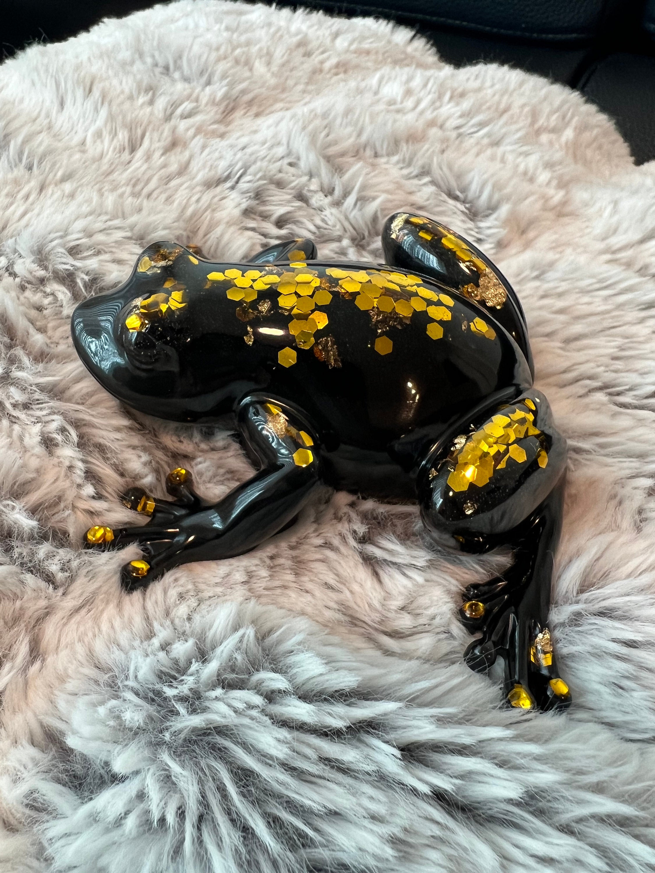 The Golden Frog, Beautiful Transparent Black and Shiny Gold Frog ...