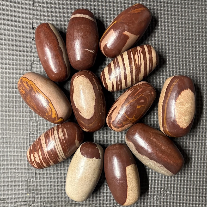 Shiva Lingam Stone - 5.5 Inch Narmada River Lingam | Healing Meditation ...
