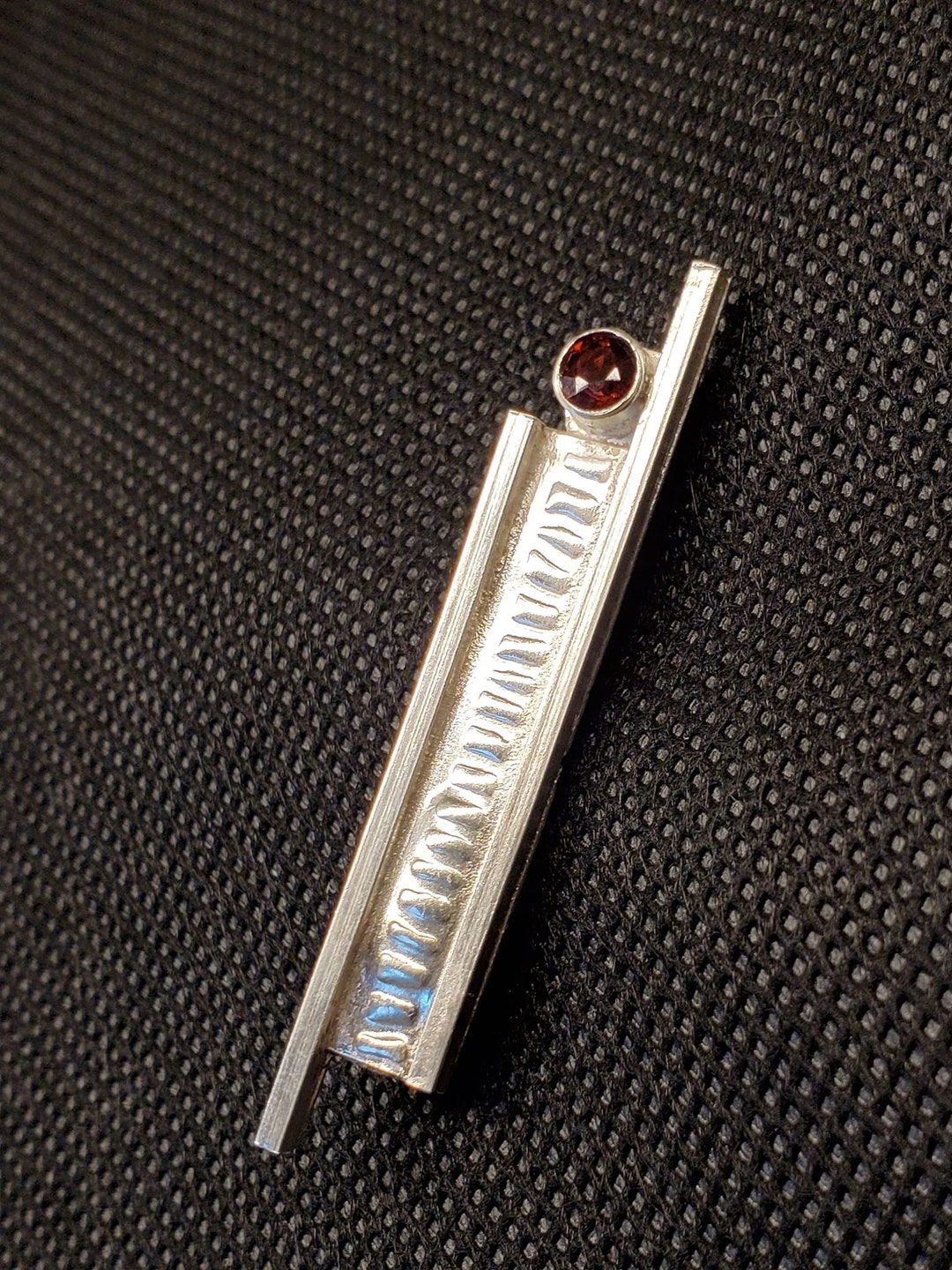 Pip Pip! - Brooch of Fine and Sterling Silver With Garnet. - Etsy