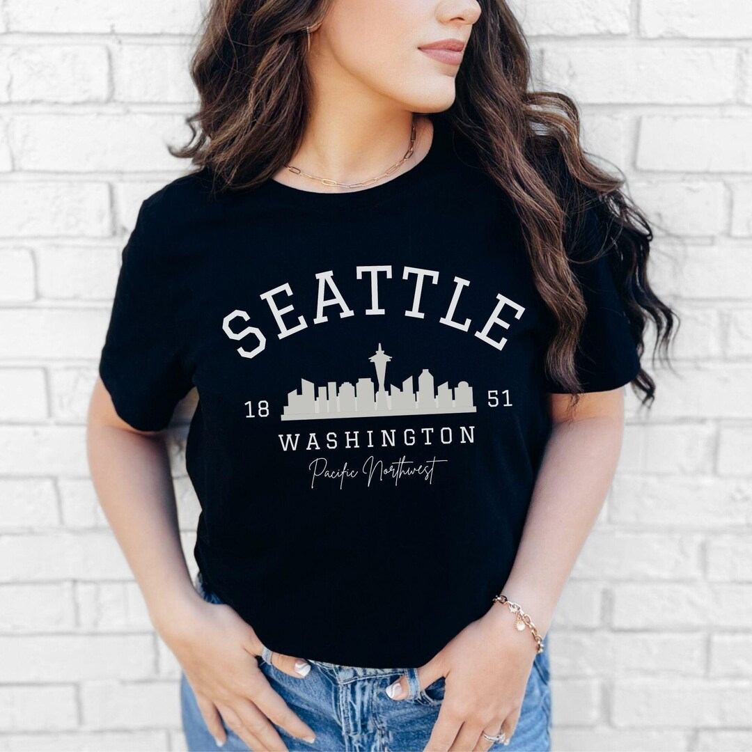Vintage Seattle Skyline Shirt | Iconic Seattle Space Needle Crewneck ...