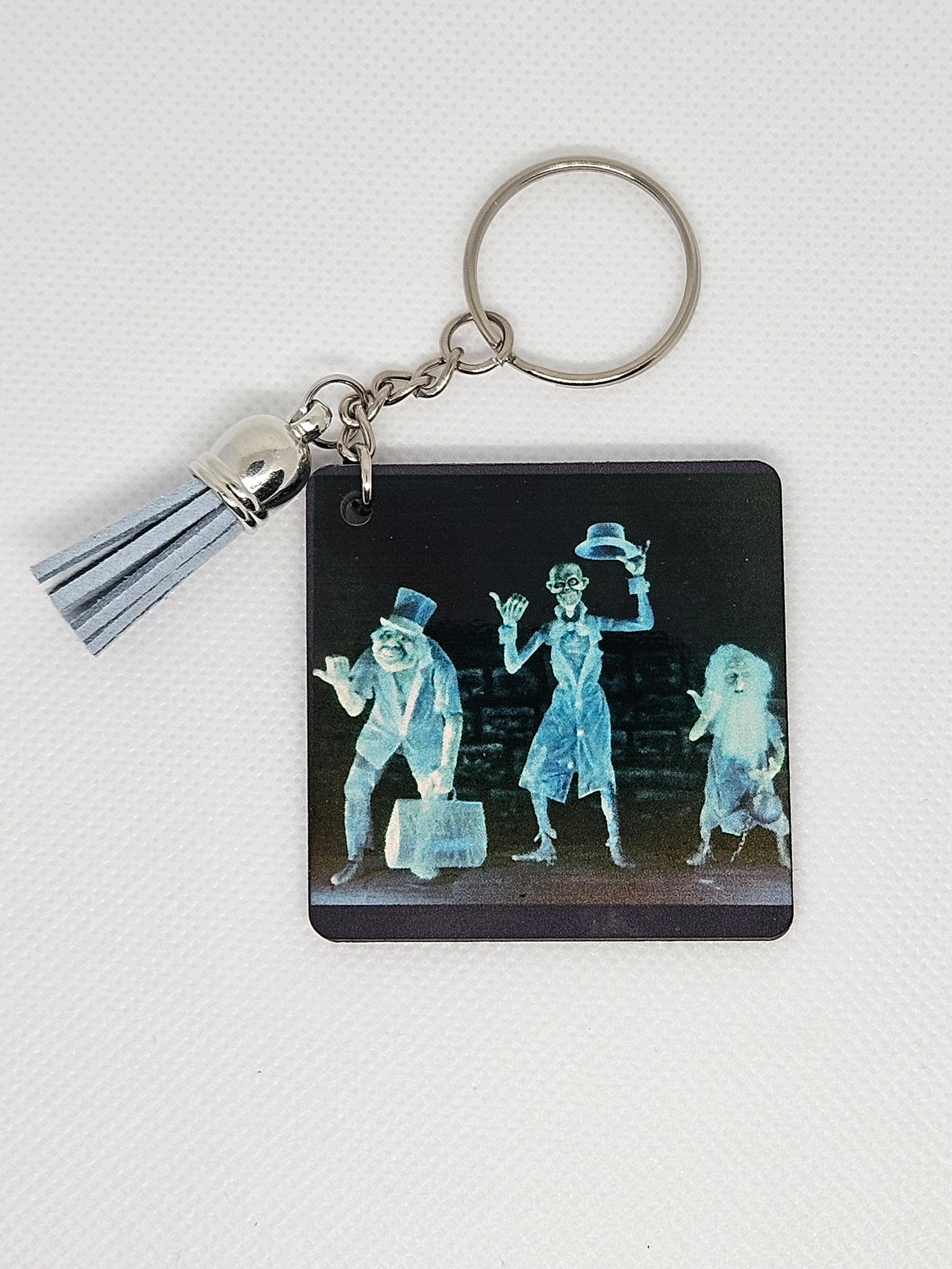 Haunted Mansion Hitchhiking Ghosts Keychain - Etsy