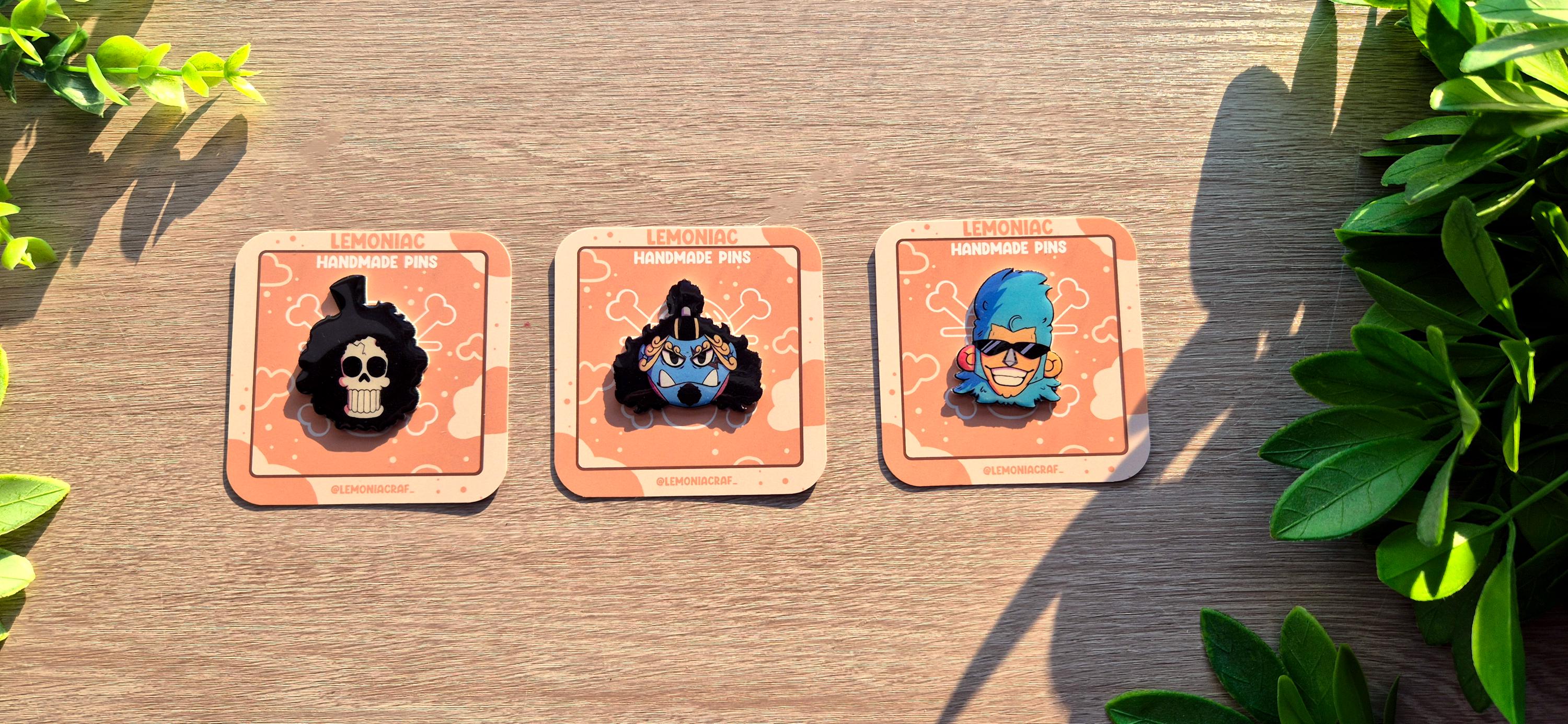 Resin Pins Based on One Piece, Luffy, Zoro, Sanji, Nami, Chopper, Usopp ...