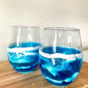 Handcrafted Ocean-inspired Wine Glasses With Resin Waves – Coastal ...