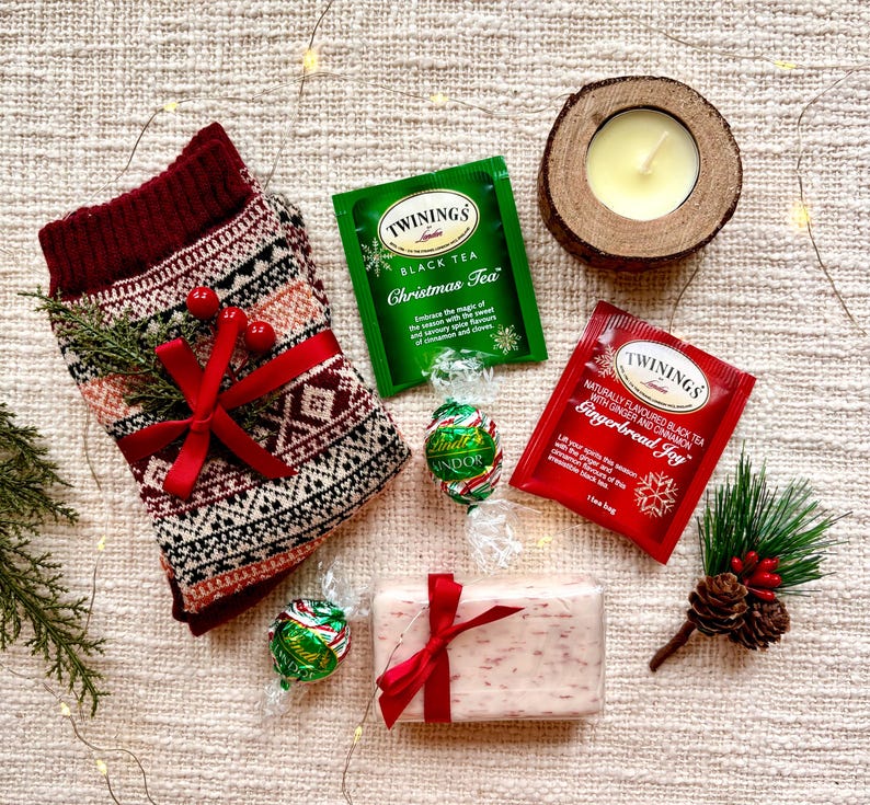 Christmas Box Employee Christmas Holiday Gift Box Small Holiday Gift ...