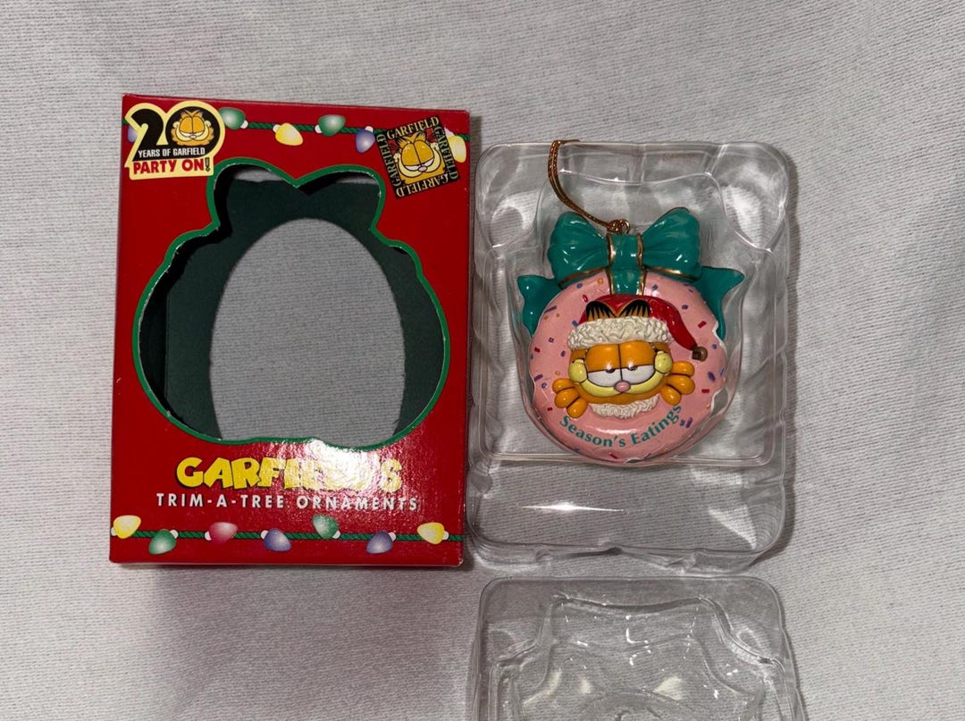 1996 Vintage Garfield the Cat Inside Pink Iced Doughnut “season’s ...