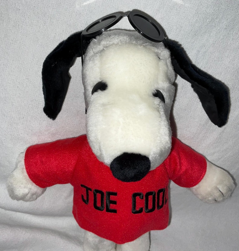 Vintage Peanuts Plush 12” Joe Cool Snoopy With Red Shirt and Sunglasses ...