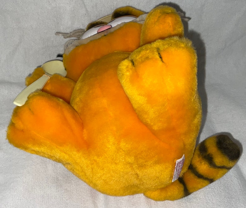 Vintage Plush Garfield the Cat With Pasta Bowl on Head and Spoon in ...