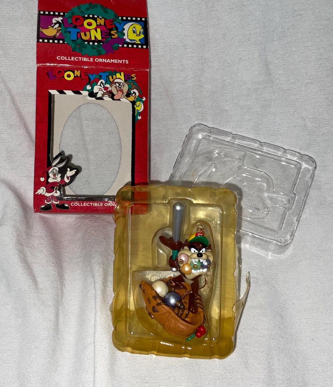 1997 Looney Tunes Tasmanian Devil TAZ in a Baseball Glove With ...