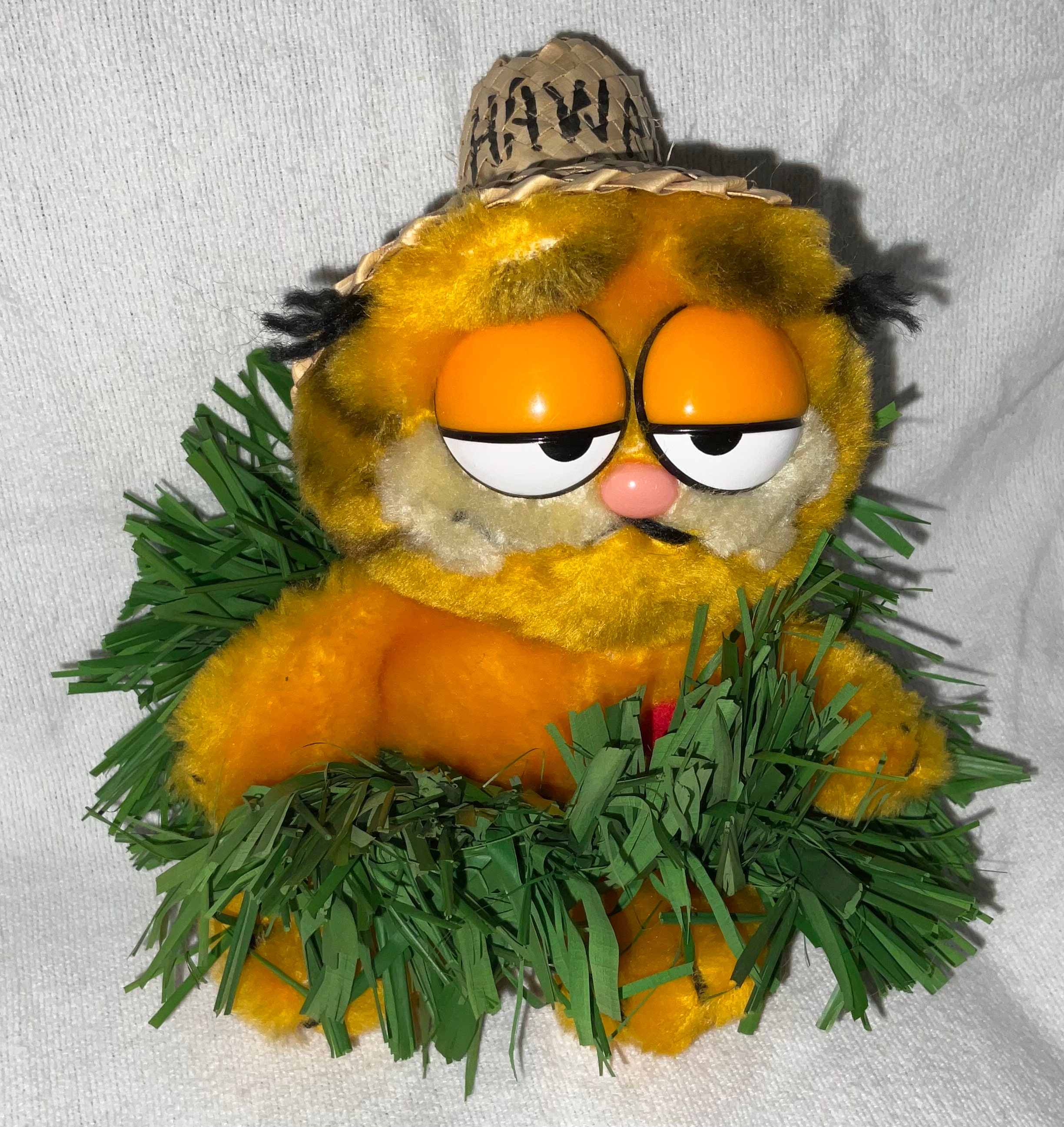Vintage Plush Garfield the Cat Wearing Hawaii Straw Hat and a Grass ...