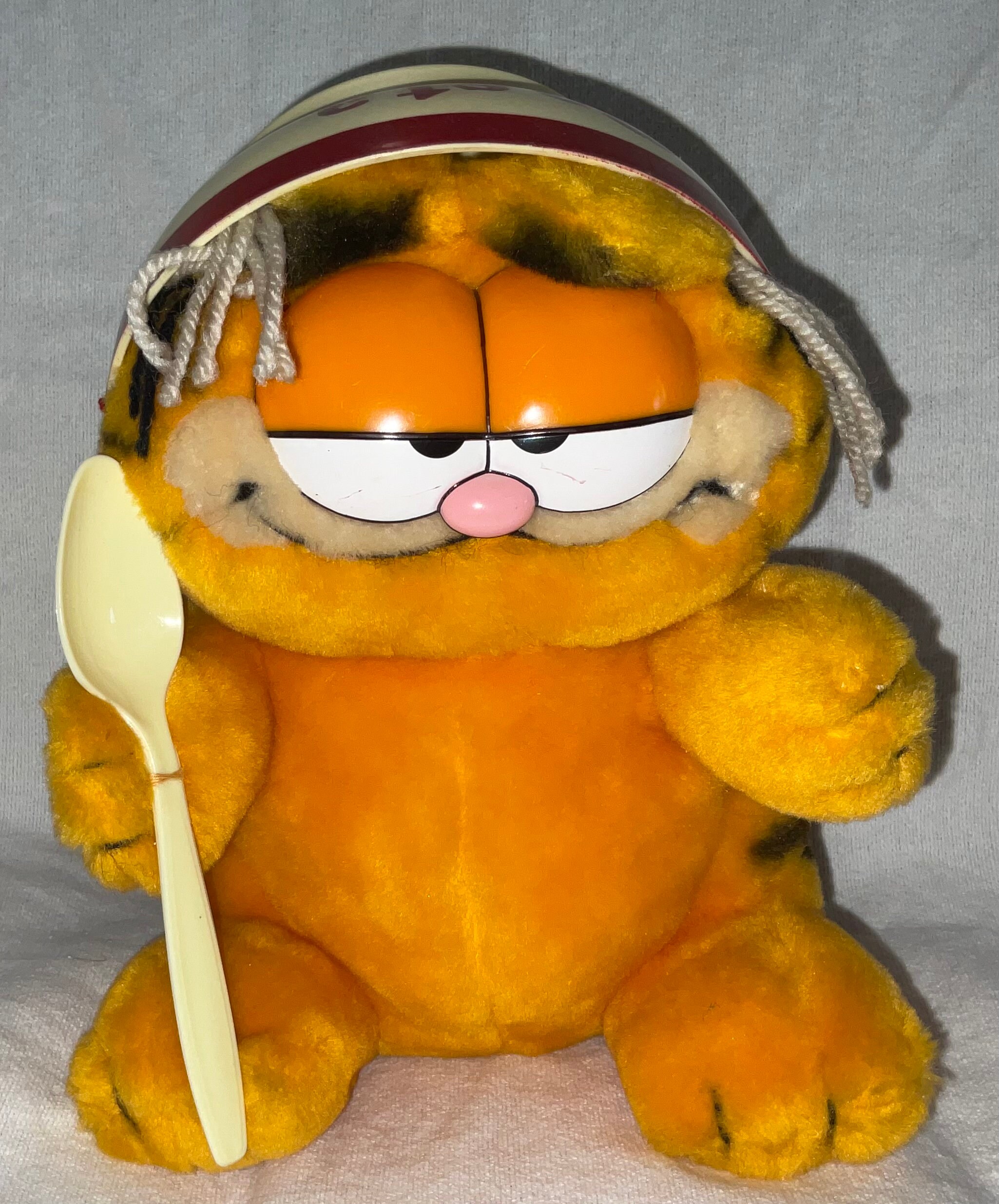 Vintage Plush Garfield the Cat With Pasta Bowl on Head and Spoon in ...