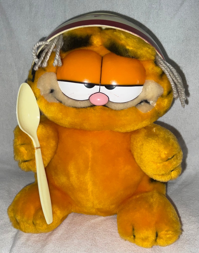 Vintage Plush Garfield the Cat With Pasta Bowl on Head and Spoon in ...