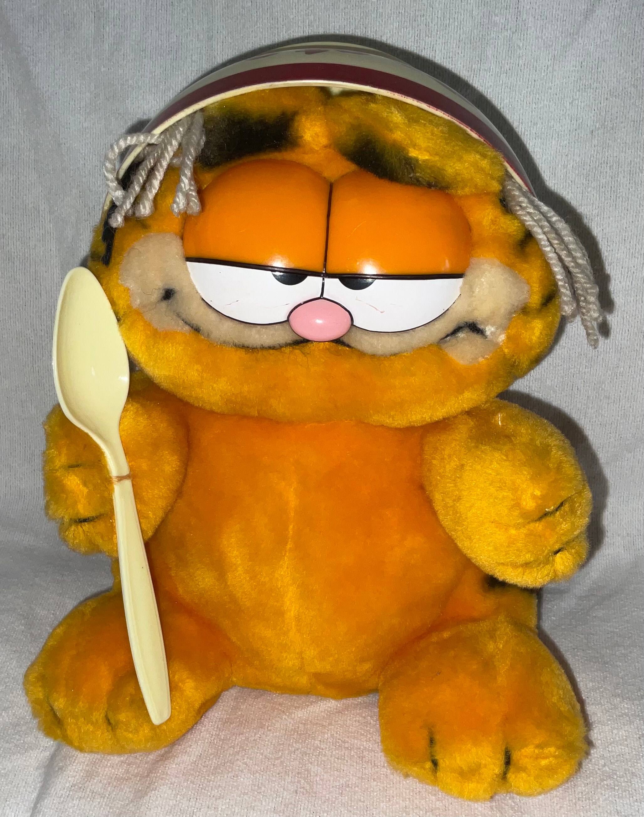 Vintage Plush Garfield the Cat With Pasta Bowl on Head and Spoon in ...
