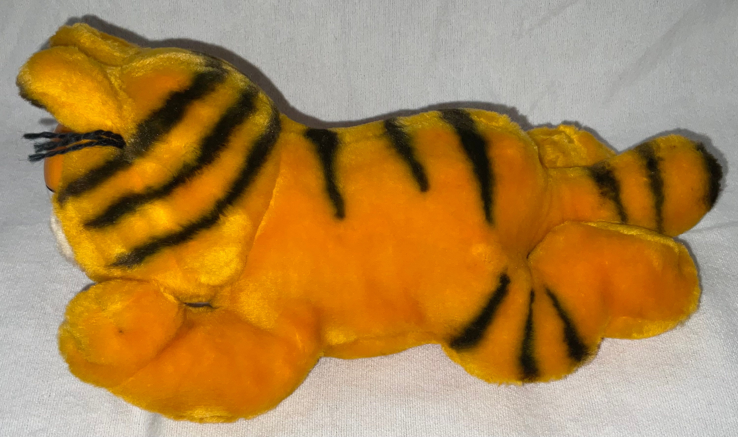 Vintage Plush Garfield the Cat - Bored Garfield Lying Down - Etsy