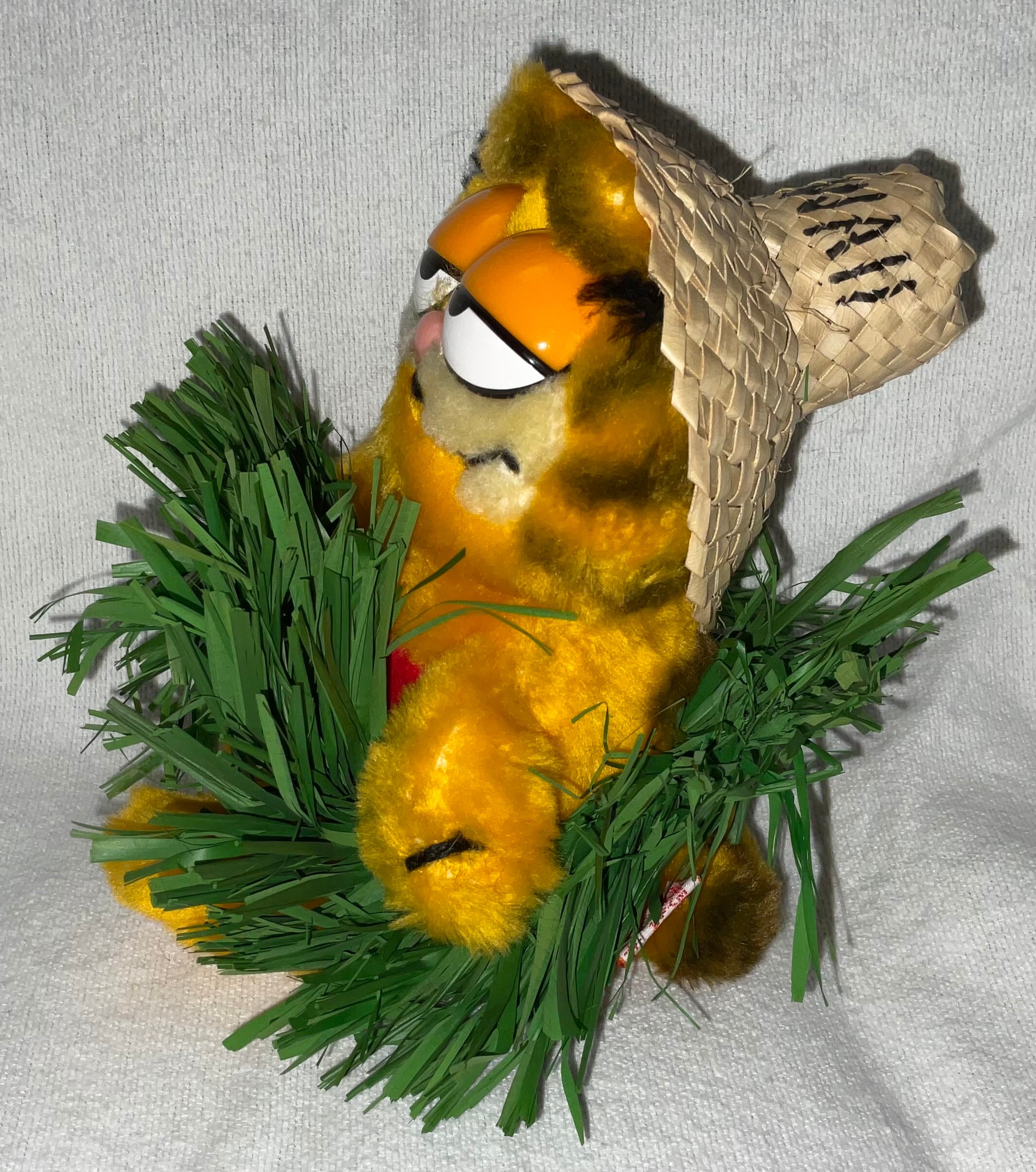 Vintage Plush Garfield the Cat Wearing Hawaii Straw Hat and a Grass ...
