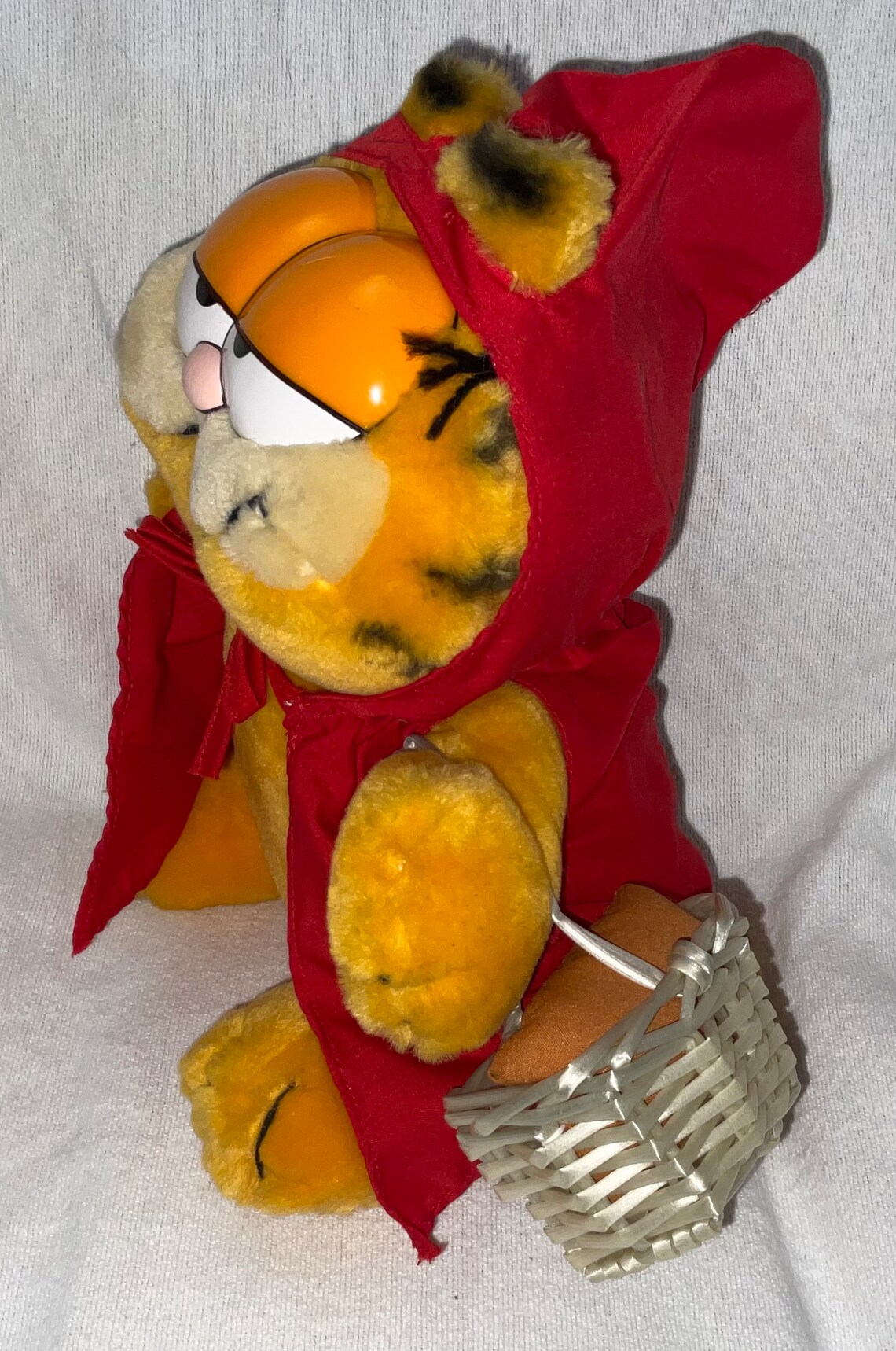 Vintage Plush Garfield the Cat as Furry Tales Red Riding Hood With ...