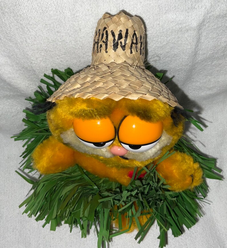 Vintage Plush Garfield the Cat Wearing Hawaii Straw Hat and a Grass ...