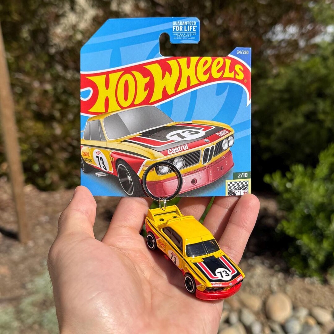 BMW CSL Keychain, 1973 BMW 3.0 Cls Keyring, Yellow Bmw Charms - Etsy