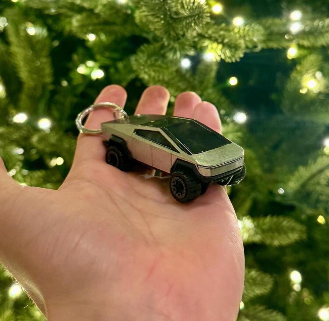 Tesla Cybertruck Keychain, Cyber Truck Keyring - Etsy