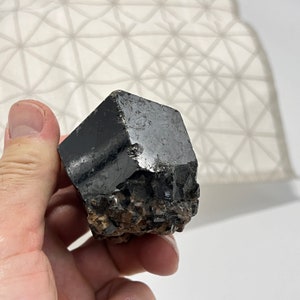 Melanite Garnet. Intense Luster and Geometry - Etsy