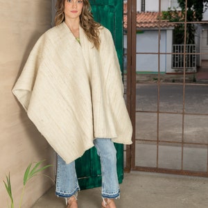 Poncho Handmade by Farmers in Colombia Boyaca. 100% Wool - Etsy