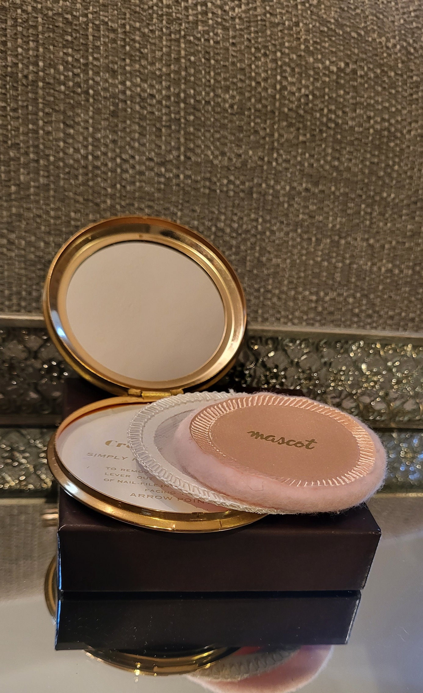 Vintage Mascot Gold Tone Compact 1960s Vintage Compacts Vintage ...