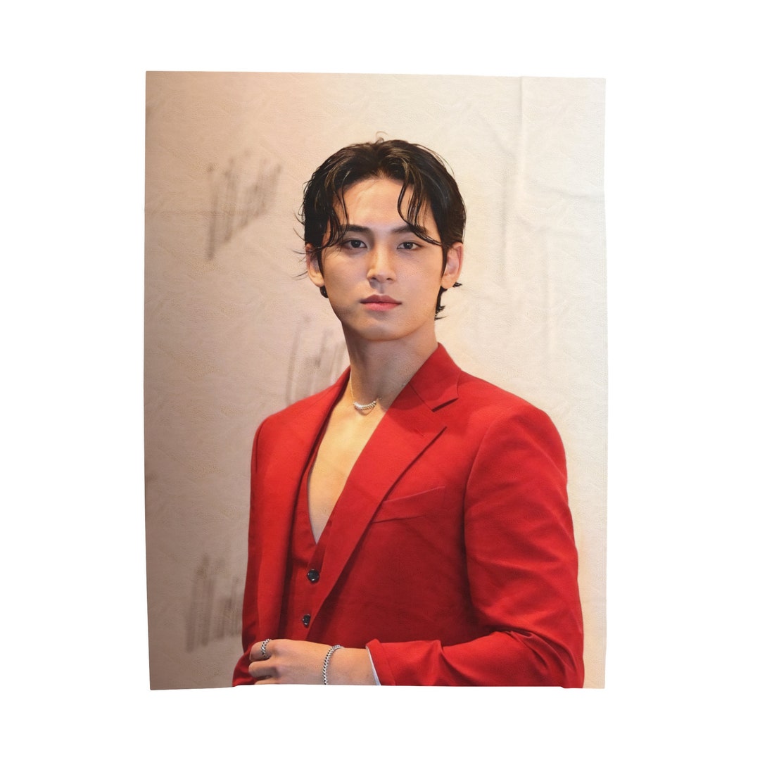 SVT Mingyu Red Suit Blanket, Seventeen Mingyu Kpop Merch, Gift for SVT ...