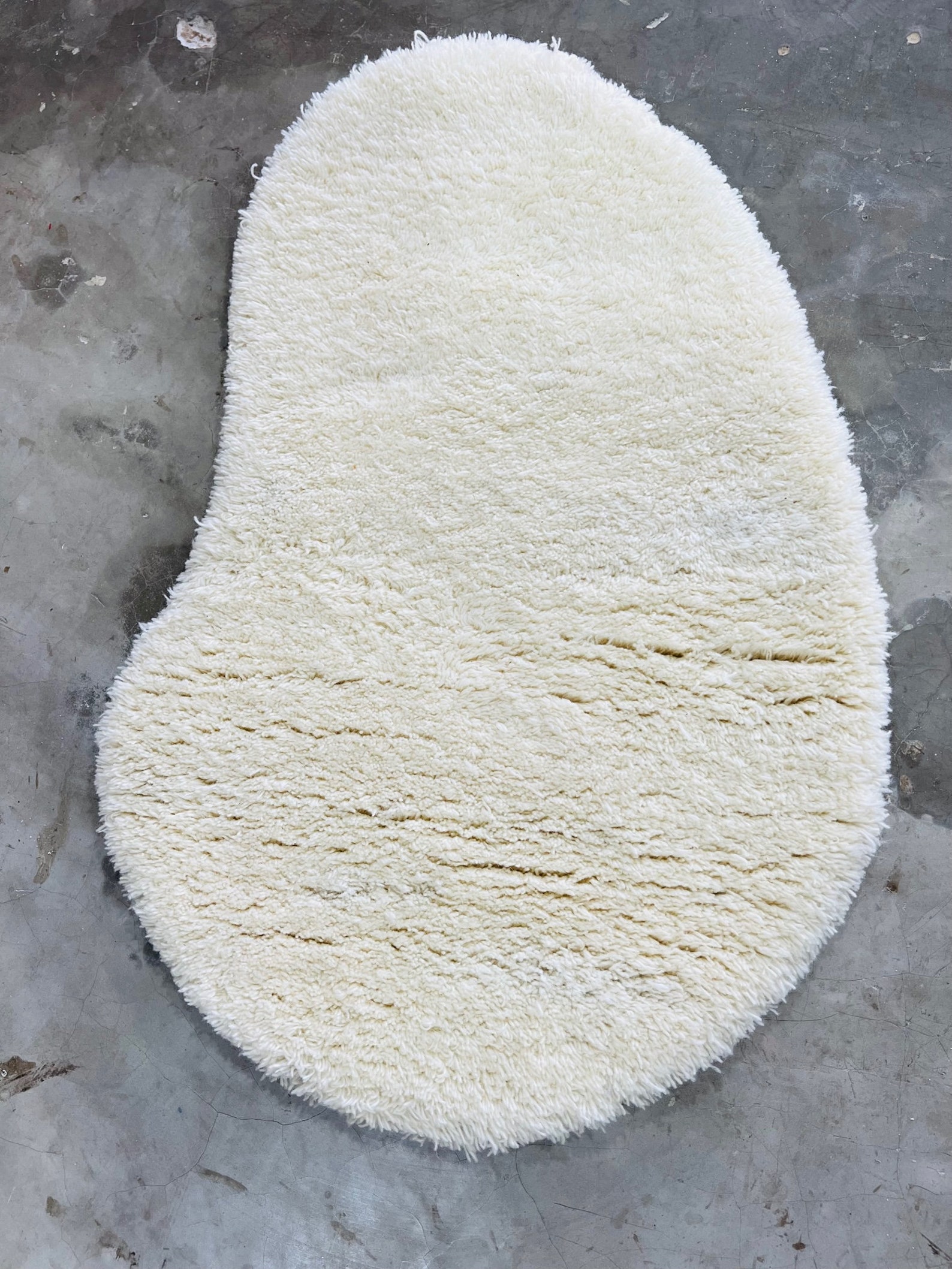 Hand-tufted Berber Wool Rug: Kidney Shape, Abstract Design - Etsy