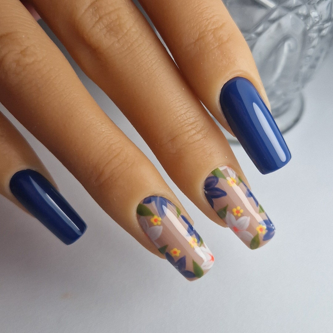 24 Capsules Reusable False Nails in Medium Square Gel Blue Nail Art ...