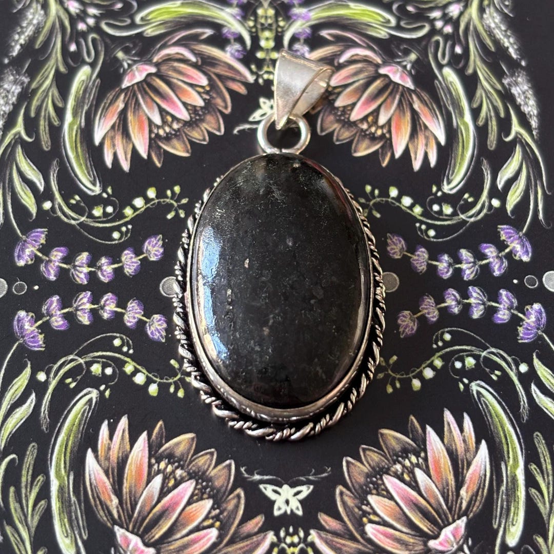 Commanding Voice | Silver Tongue | Control Charm | Influence Amulet ...