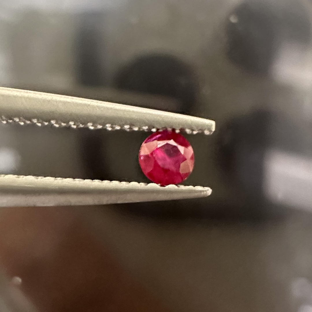AAA Quality Genuine Natural Ruby Stone / Deep Round Brilliant Cut Ruby ...