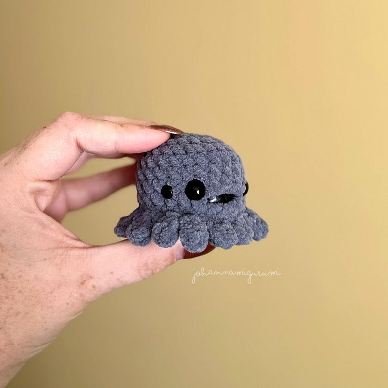CROCHET PATTERN - Spider Stress Ball | No Sew | Amigurumi Crochet ...