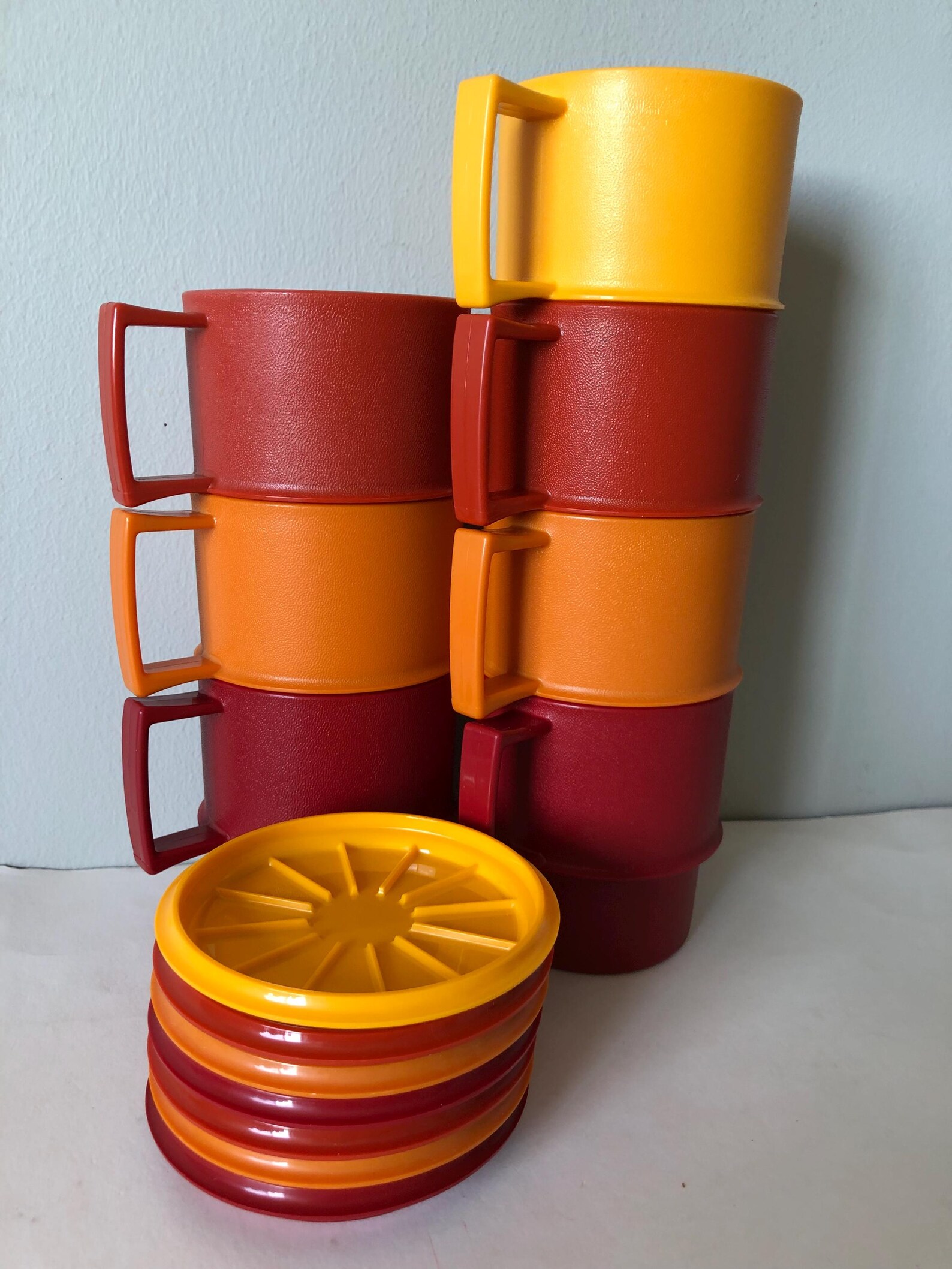 VINTAGE TUPPERWARE CUPS With Lids - Nothing is More 1970s Than ...