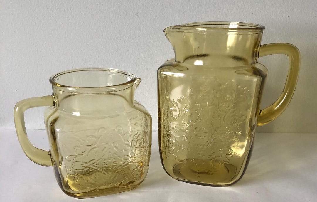 YELLOW FEDERAL GLASS Pitchers - Because Nothing Screams 1940s Better ...