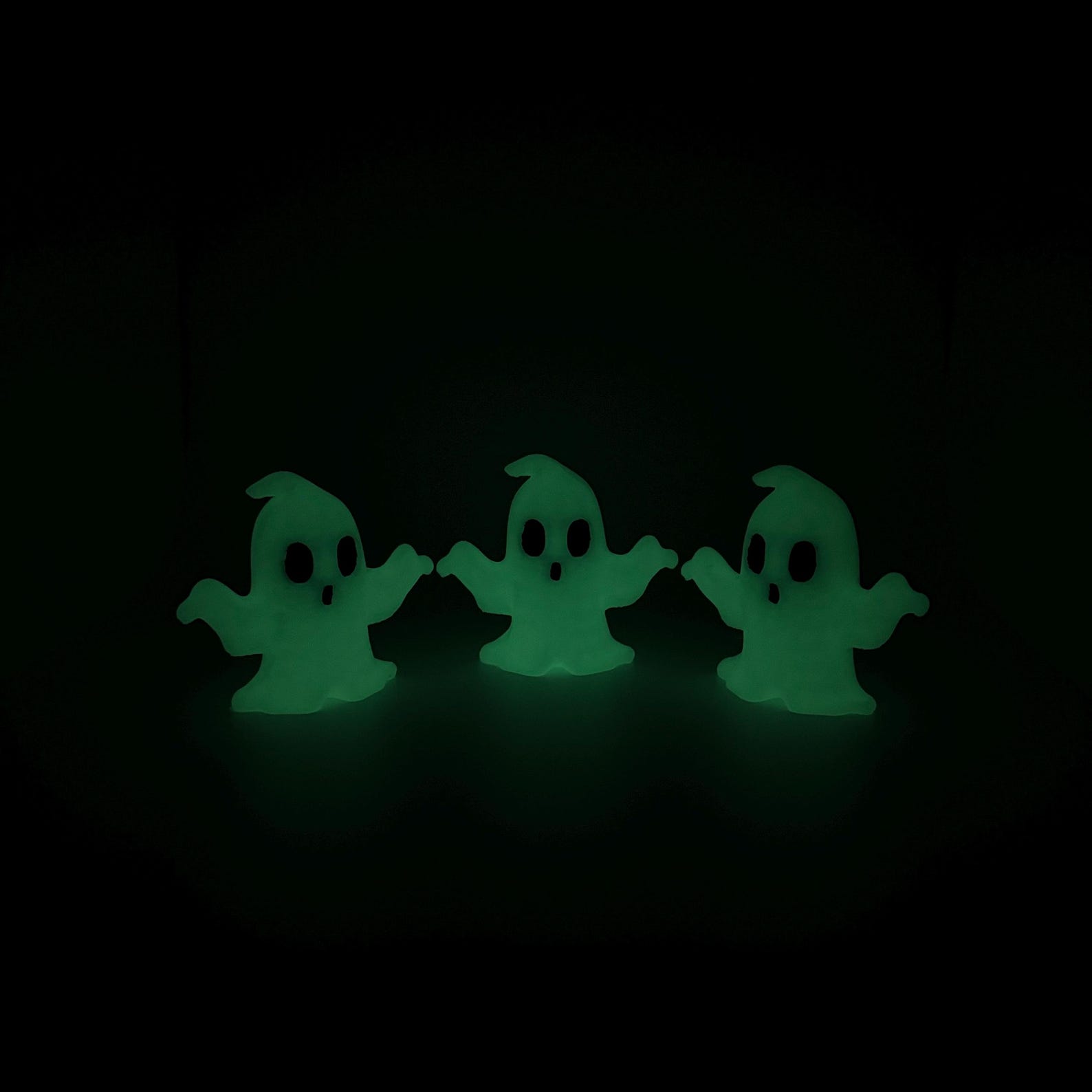 Halloween Ghost Decorations Cute Spooky Figurines Cartoon Ghost ...