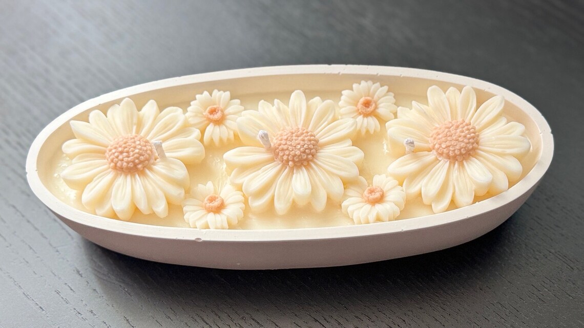 Daisy Dreamlight Candle| Custom Scent| Natural Soy Wax | Handmade| Soy ...