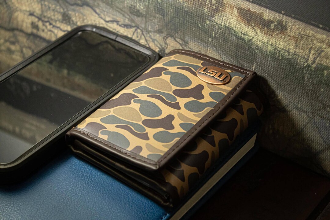 LSU Tigers Men's Trifold Old School Camo Leather Wallet. Gift for LSU ...