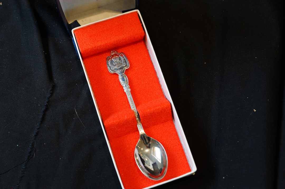 Boxed Queen Elizabeth II Silver Jubilee Teaspoon 1977 - Etsy