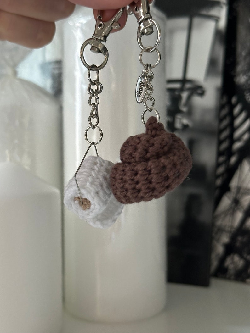 Crochet Poopy and Toilet Paper Roll Keychains, Amigurumi Cute Poop ...