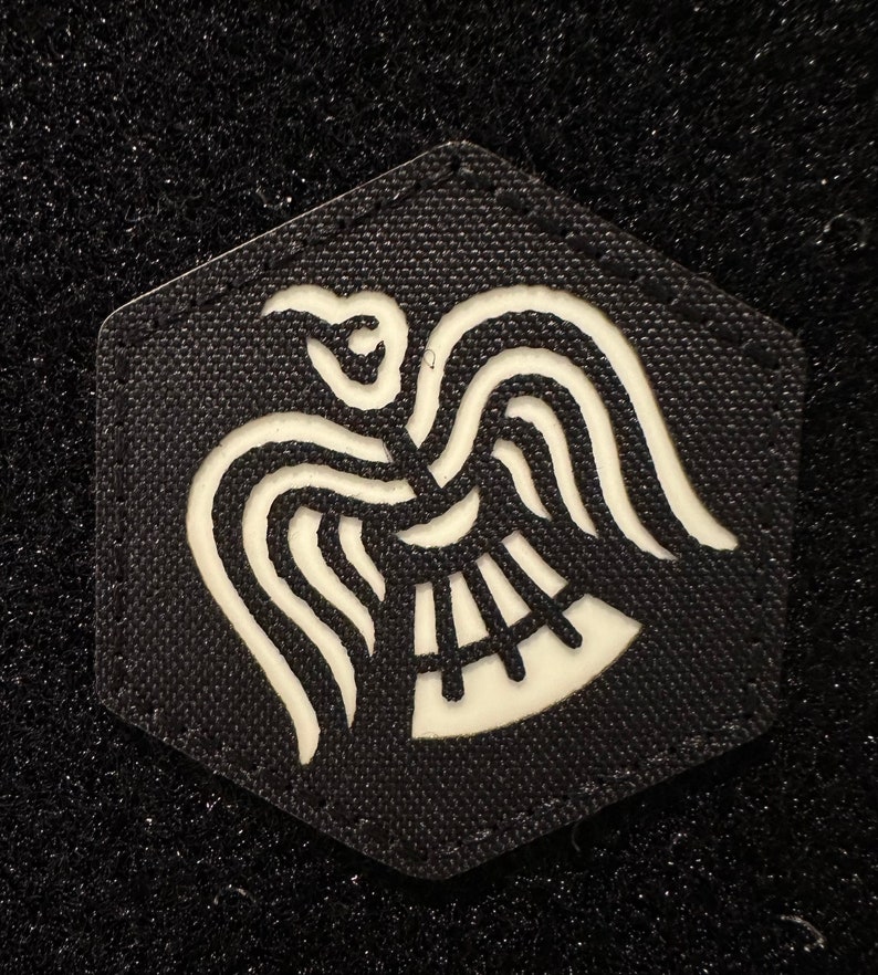 Viking Rhunes, Triskele / Triquetra / Muninn / Valknut / Helm of Awe ...