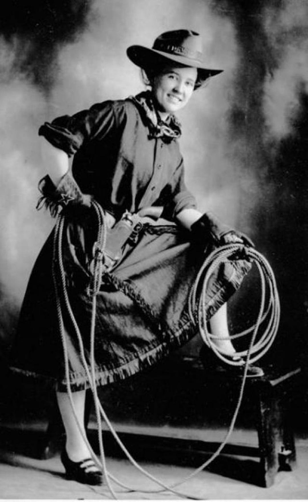 1920 Photo Rodeo Cowgirls 1924 8 X 10 Photo Old West Style Rodeo 1930s ...