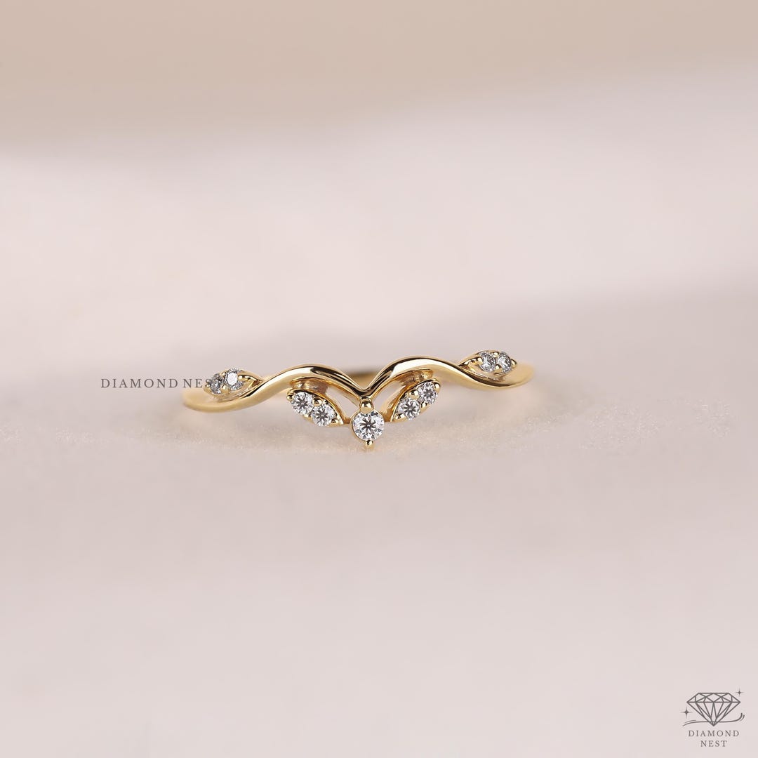 Chevron Diamond Wedding Band, 14K Gold Curved Stacking Ring, Natural ...