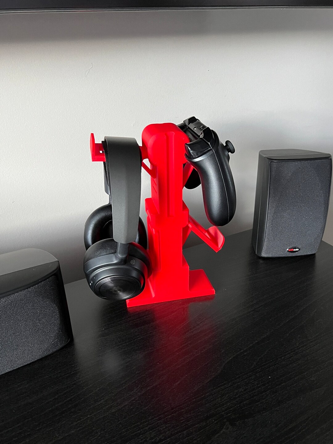 Controller/headset Tower, Modern Controller Tower, Gaming Accessories ...