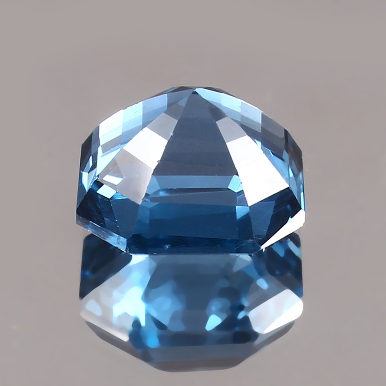 Gema de aguamarina elegante: Azul Santa María, talla Ascher, 12,80 ...