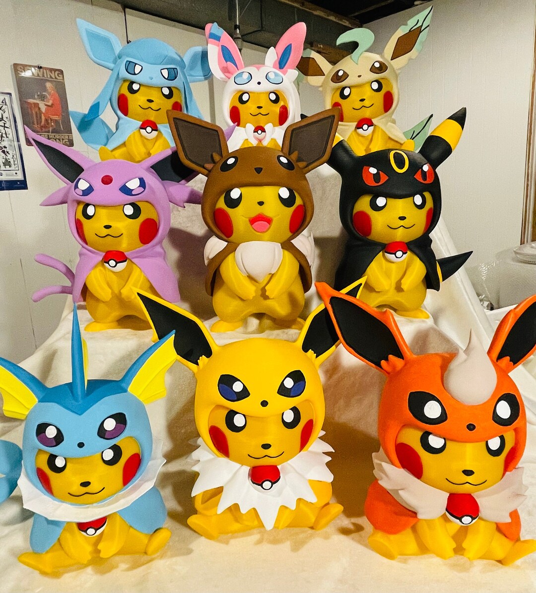 Pikachu in Cosplay Umbreon Espeon Slyveon Flareon Eevee Eeveelutions ...