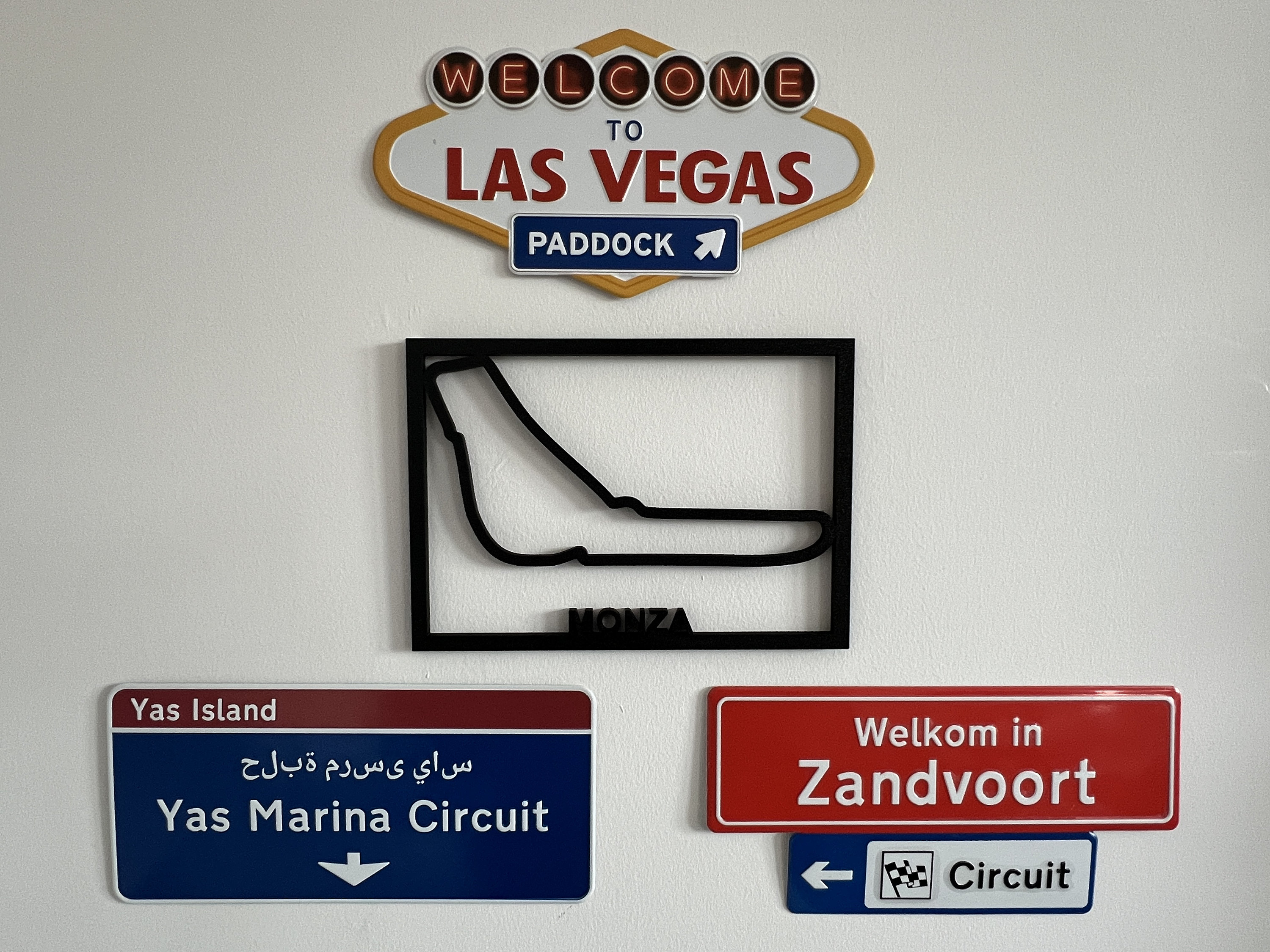 Formula 1 Race Circuit Wall Art Desk / Shelf Décor Freestanding ...