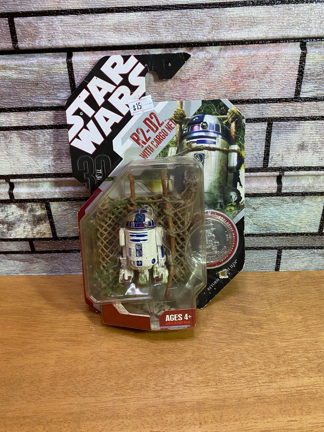 Star Wars 30th Anniversary Edition R2-D2 With Cargo Net Action Figure ...
