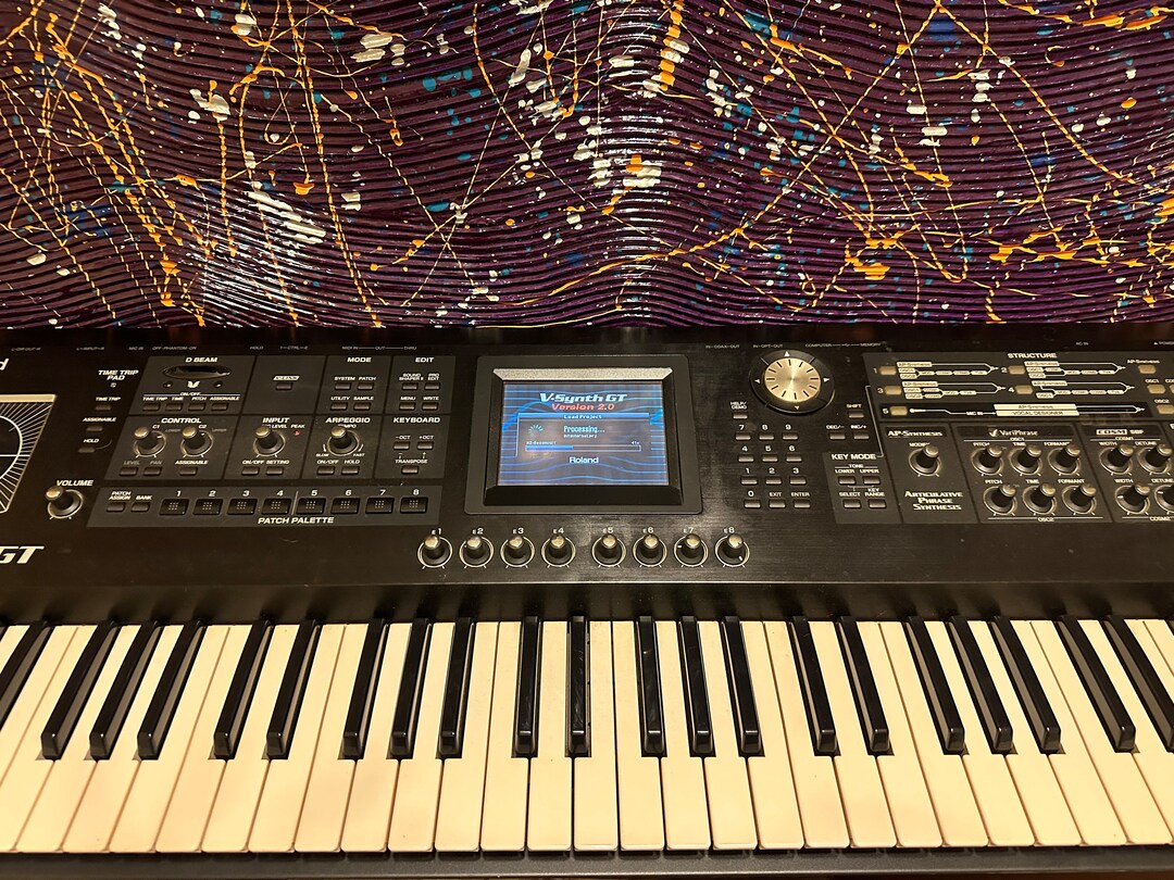 Roland V-synth GT Synthesizer Workstation Keyboard, S/N ZW71705, Free ...