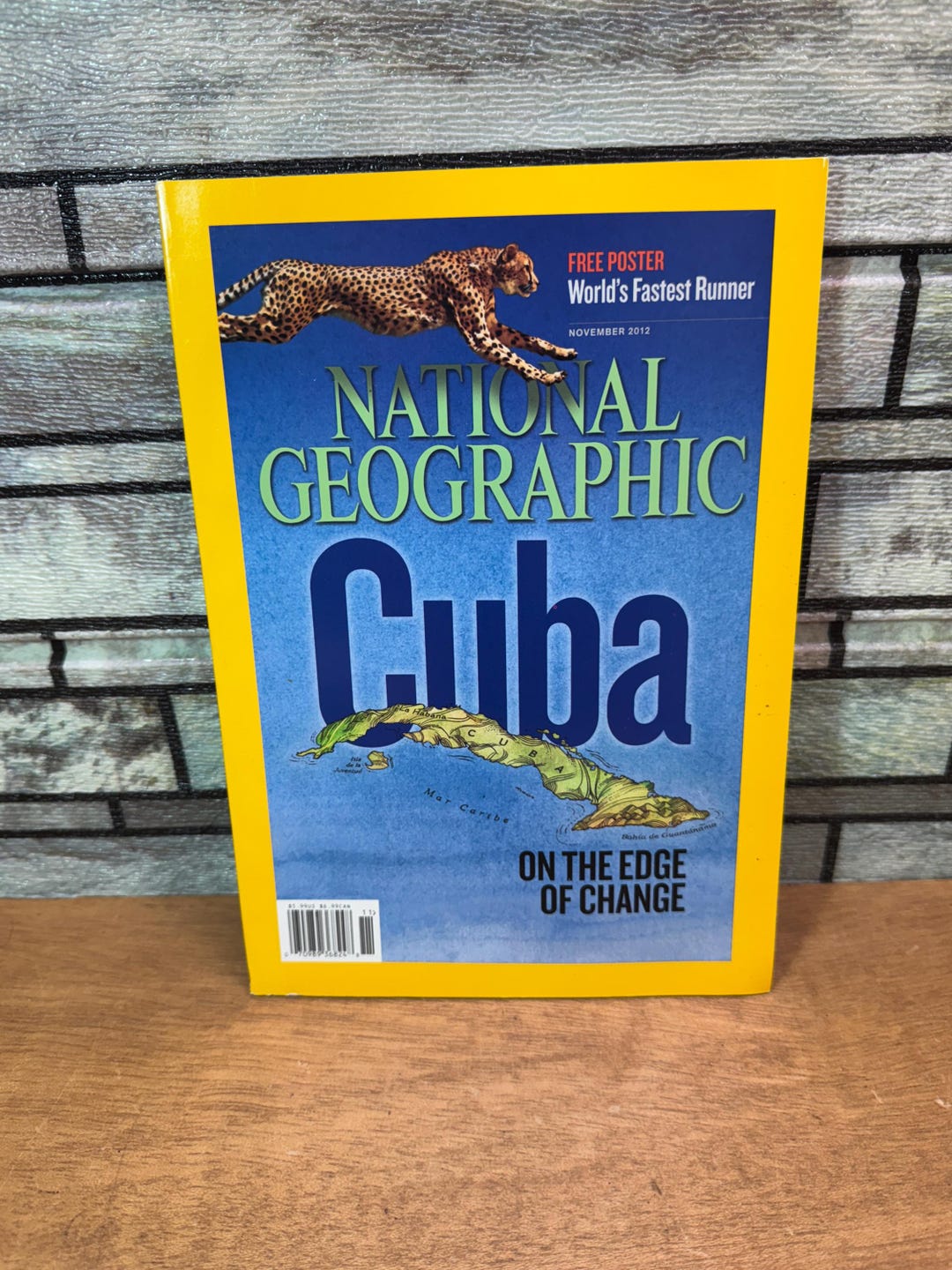 National Geographic Magazine - Cuba on the Edge of Change! - Etsy