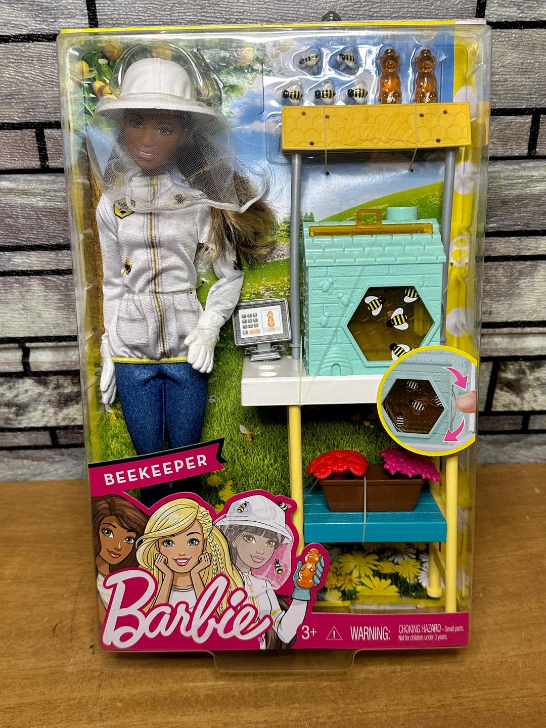 Barbie BEEKEEPER Black Doll You Can Be Anything Playset, Free Same Day ...