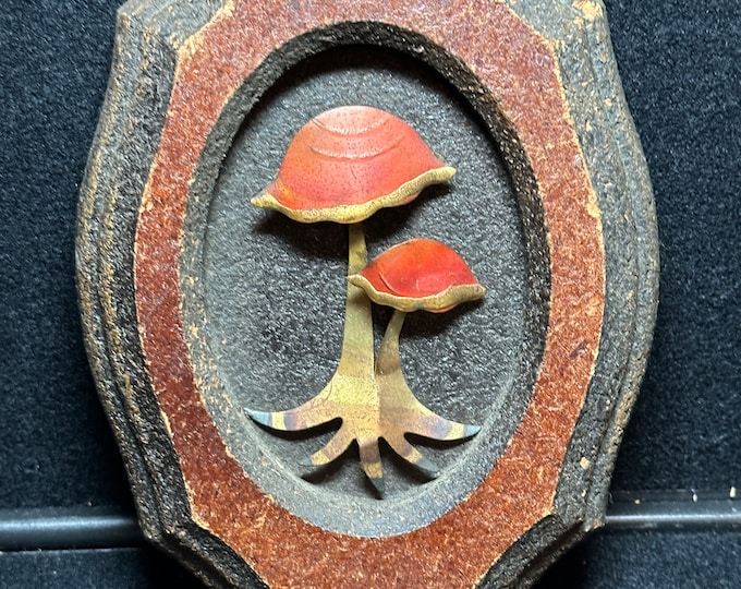 MCM Magic Mushroom Lamp With Wizard, Drift Wood, Coral & Moss, With ...